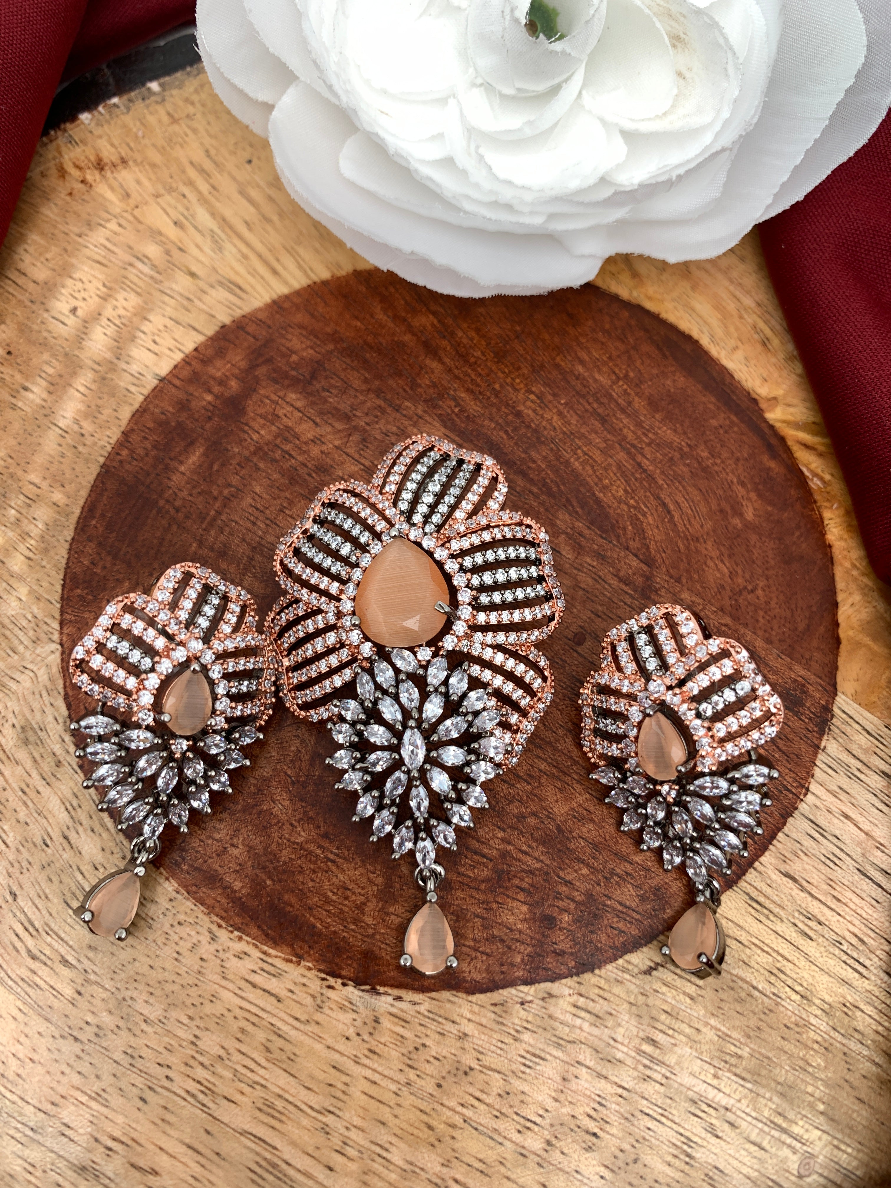 Victorian Dual Tone Polish AD Peach Stone Pendent Set – Sheetal's ...
